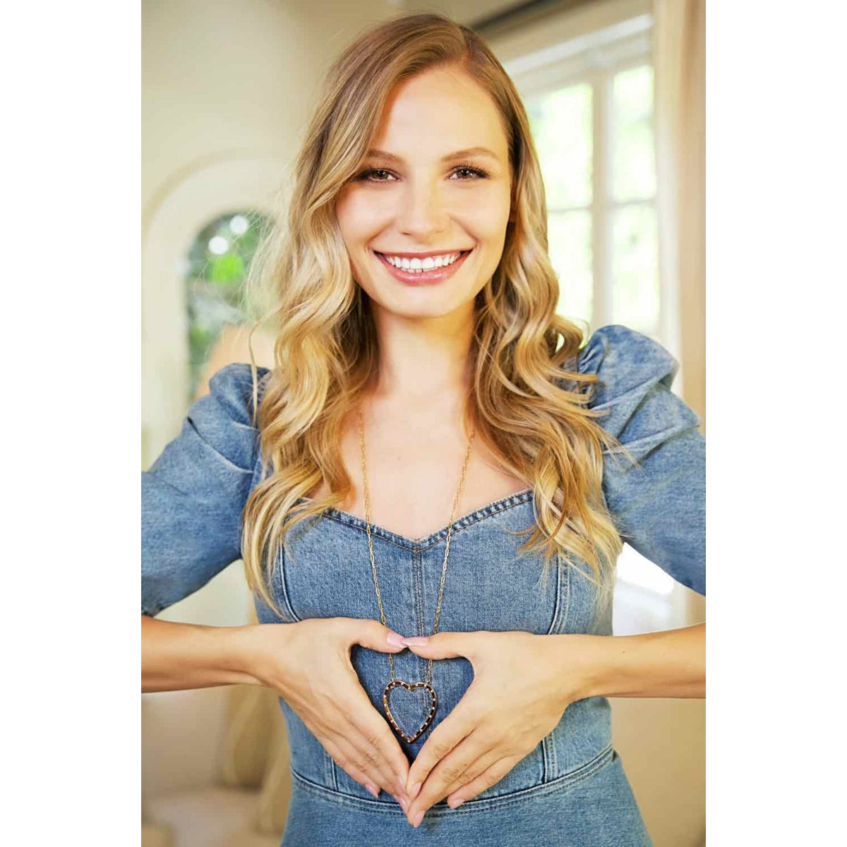 Imogen - Magnifier Pendant Necklace